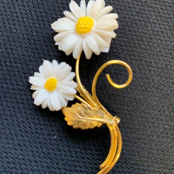 Vintage | Jewelry | Vintage Daisy Flower Brooch Pin 3 | Poshmark